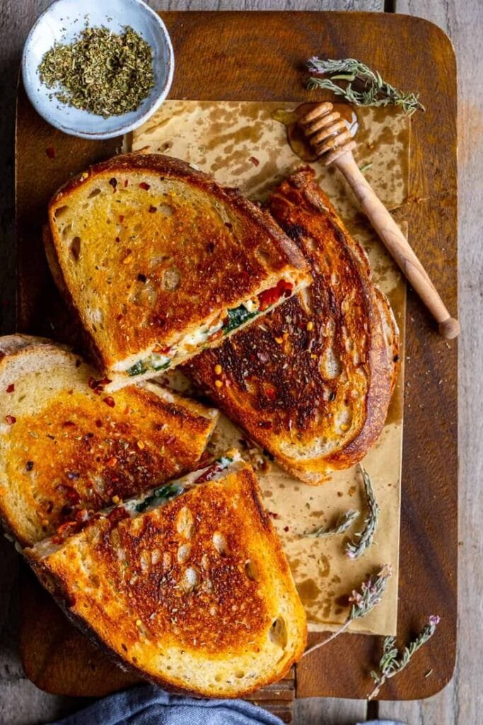 Feta grilled cheese sandwich with spinach - EASY RECIPES