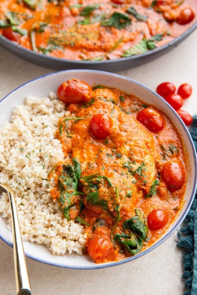 Mediterranean Chicken with Roasted Red Pepper & Tomato Sauce - EASY RECIPES