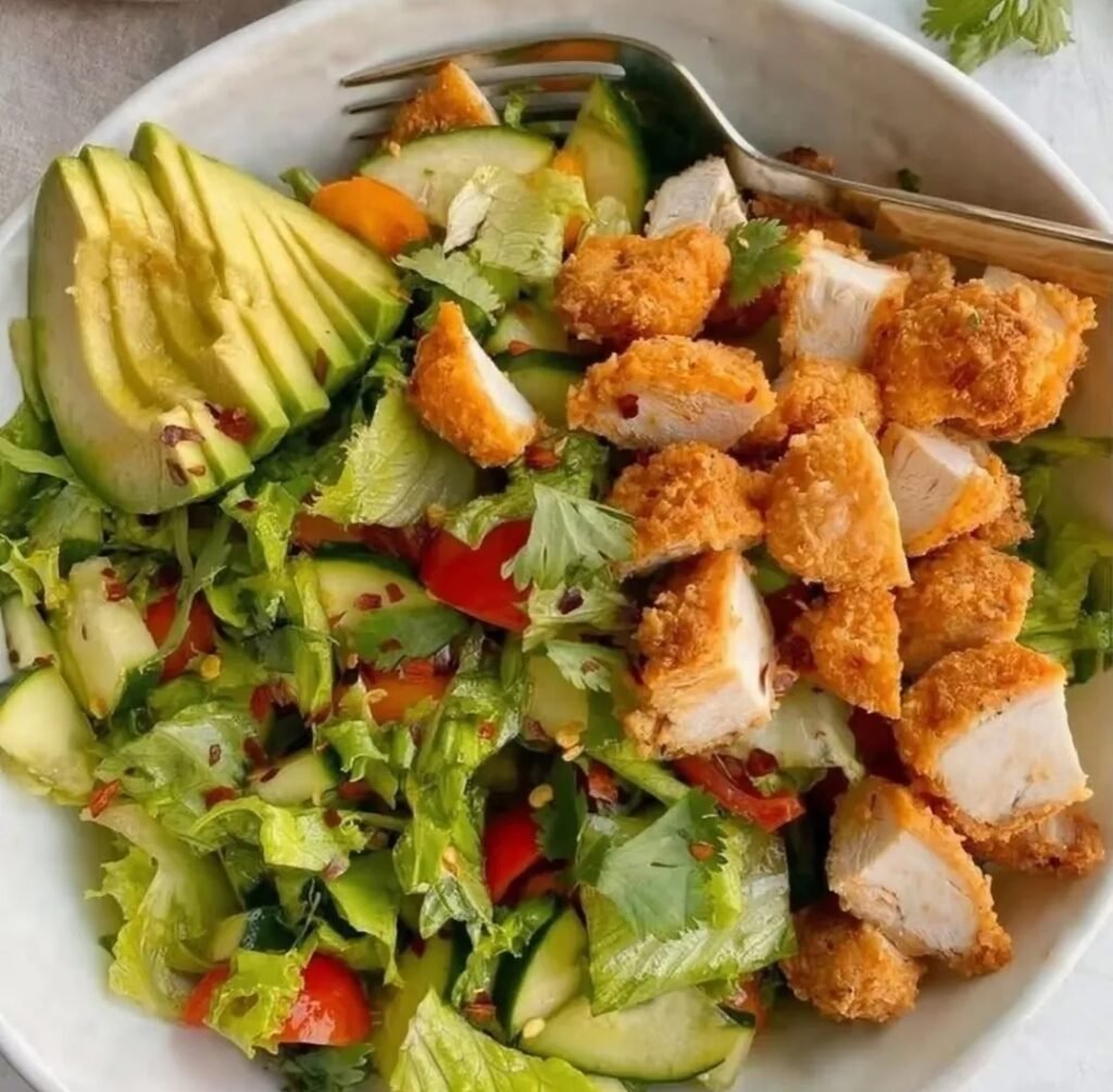 Crispy Chicken Avocado Salad - EASY RECIPES